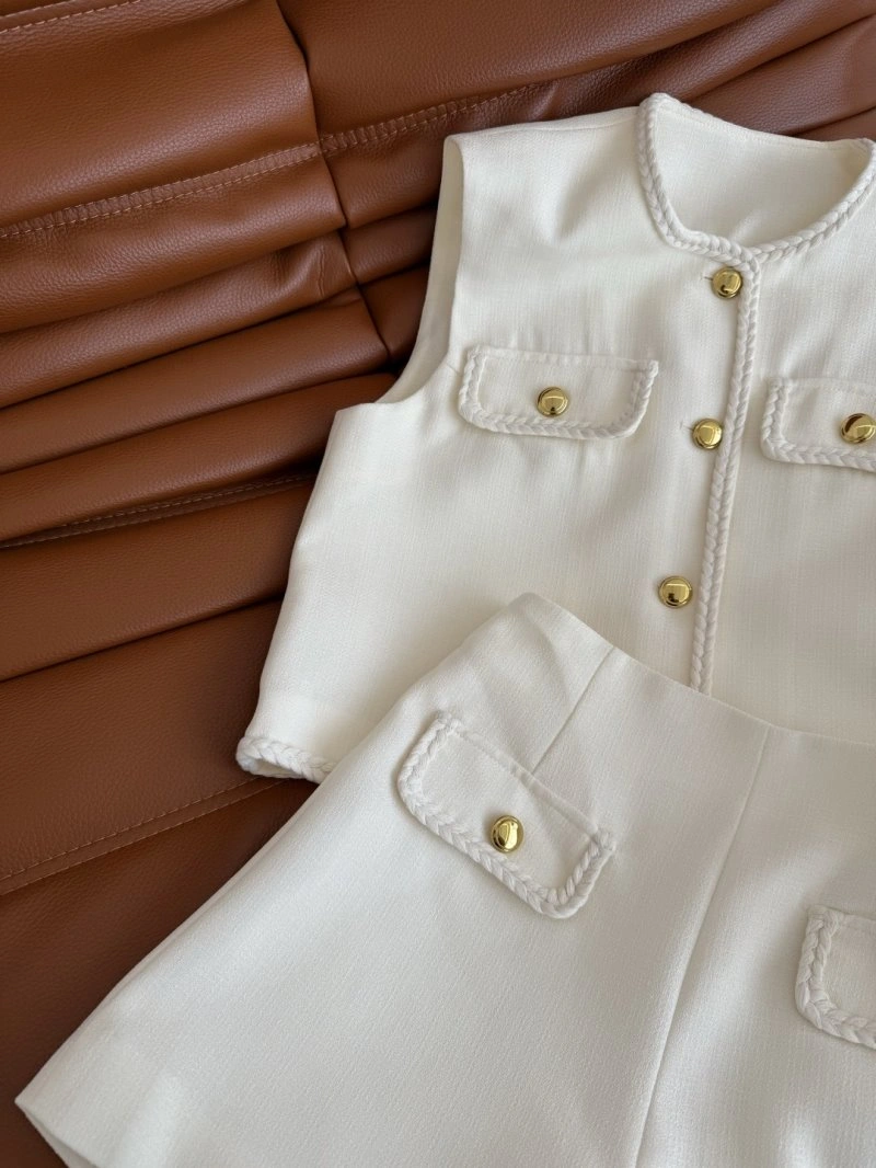 Bargain Unclassified Brand Short Suits