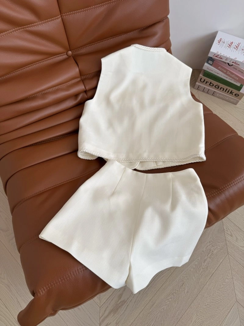 Bargain Unclassified Brand Short Suits