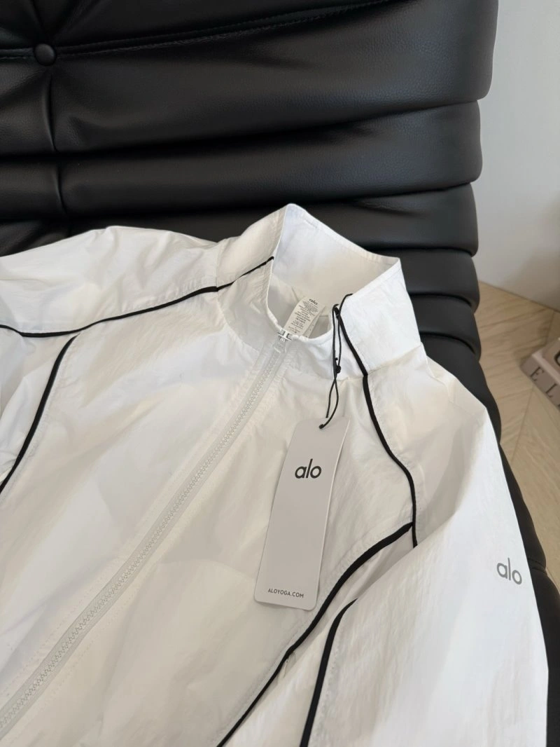 Budget-friendly Unclassified Brand Short Suits