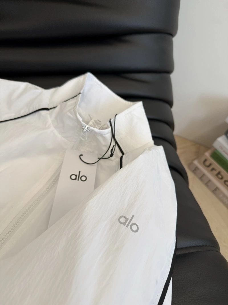 Budget-friendly Unclassified Brand Short Suits