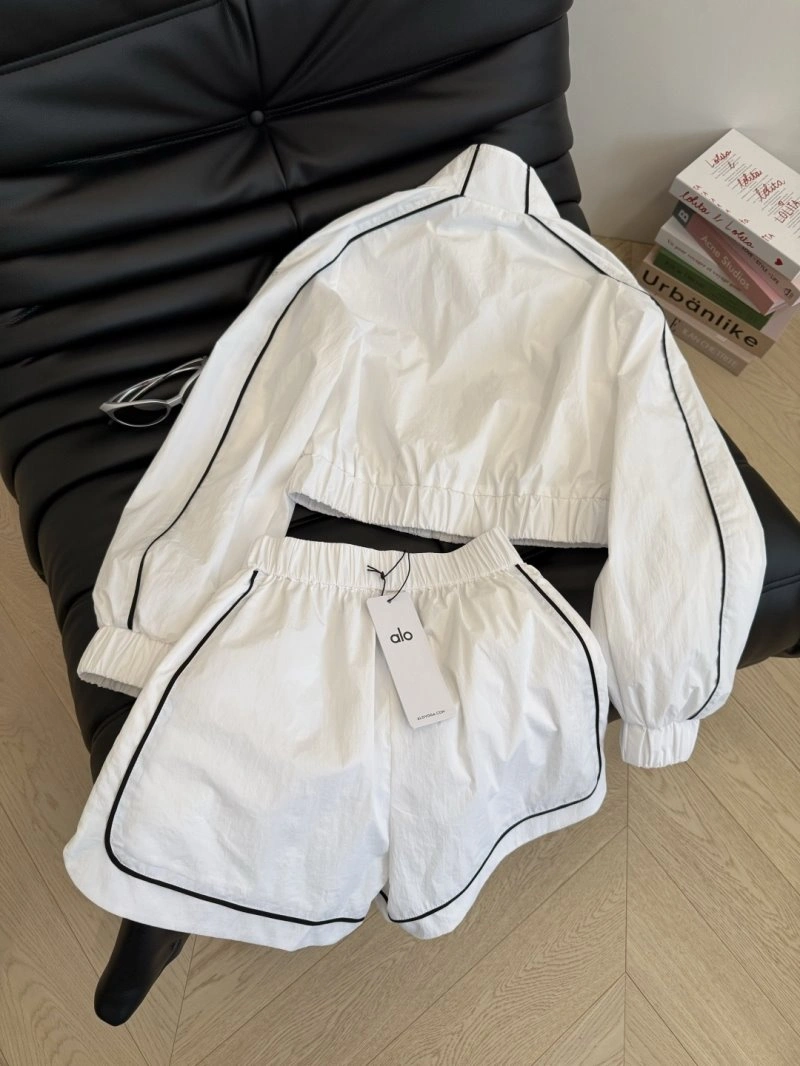 Budget-friendly Unclassified Brand Short Suits