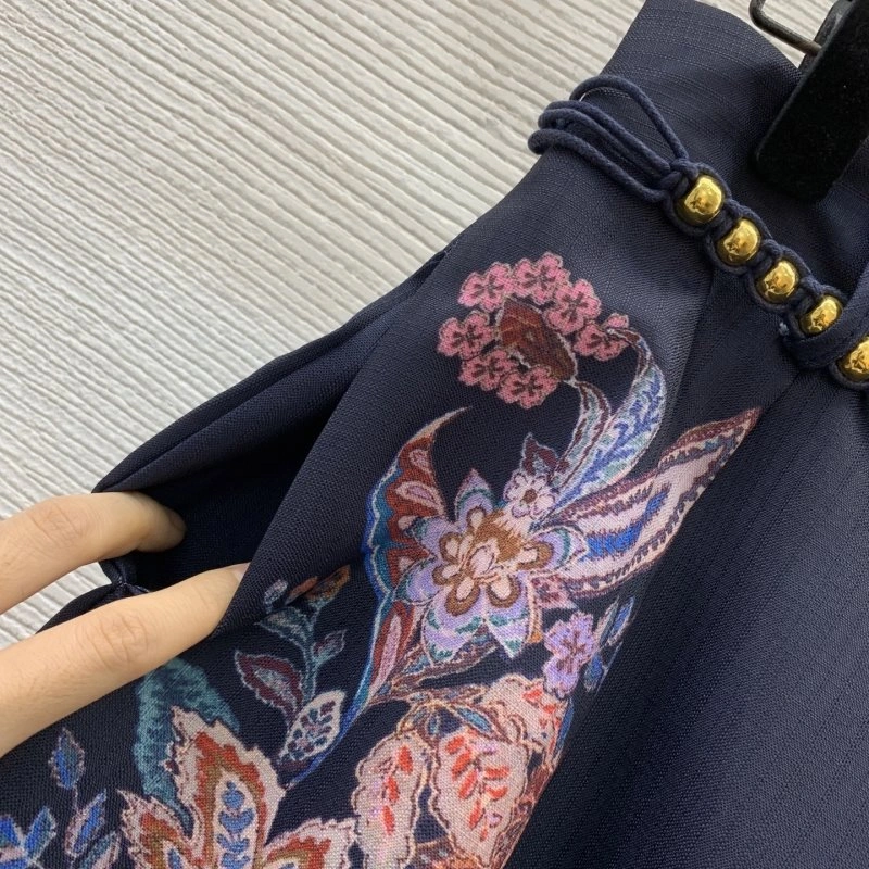High fidelity Unclassified Brand Short Suits