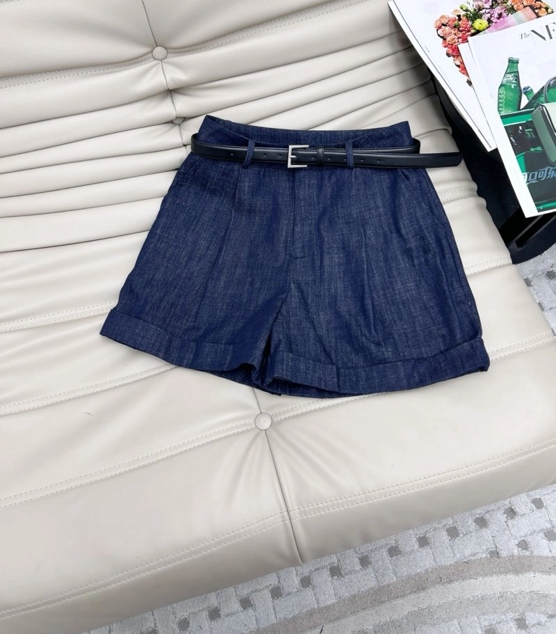 Indistinguishable Unclassified Brand Short Suits