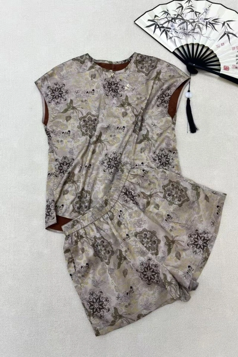 Precise copy Unclassified Brand Short Suits