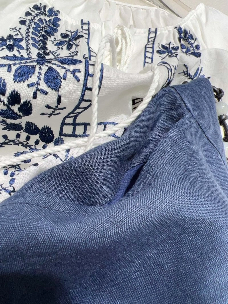 Bargain Unclassified Brand Short Suits