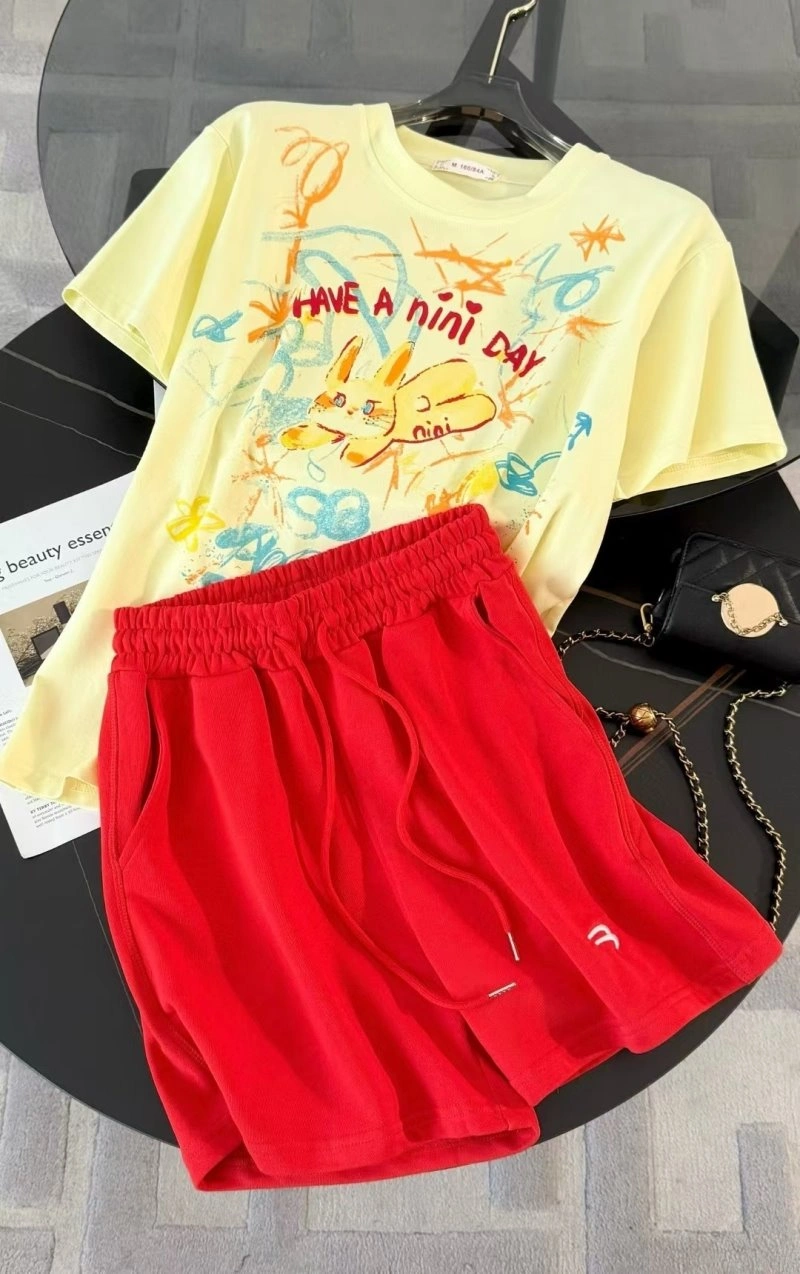 Discounted Unclassified Brand Short Suits