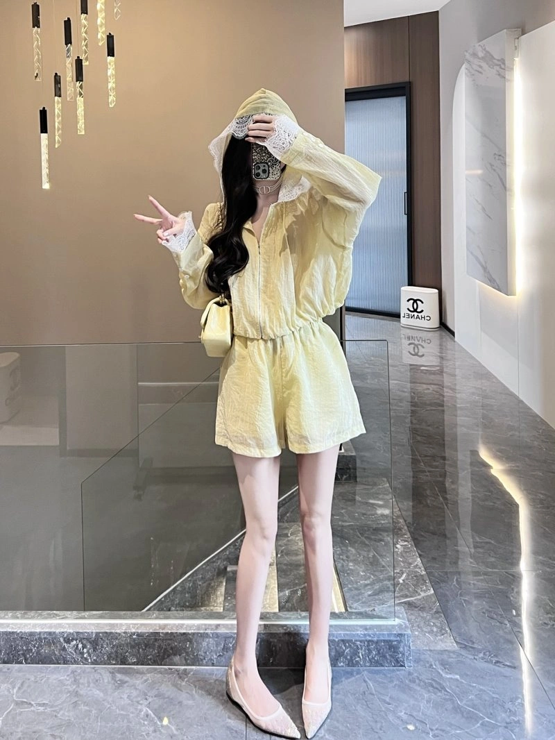 Legit Unclassified Brand Short Suits