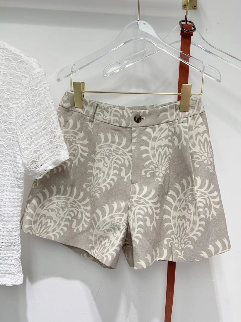 Inexpensive Unclassified Brand Short Suits
