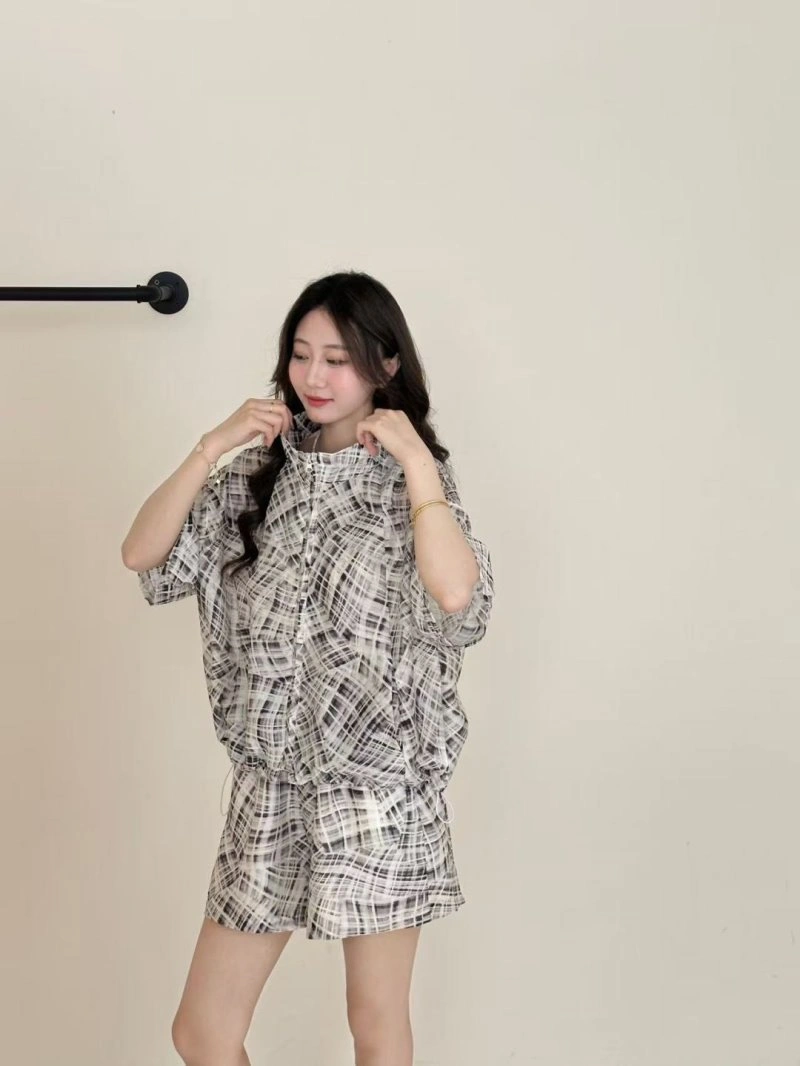 Budget-friendly Unclassified Brand Short Suits