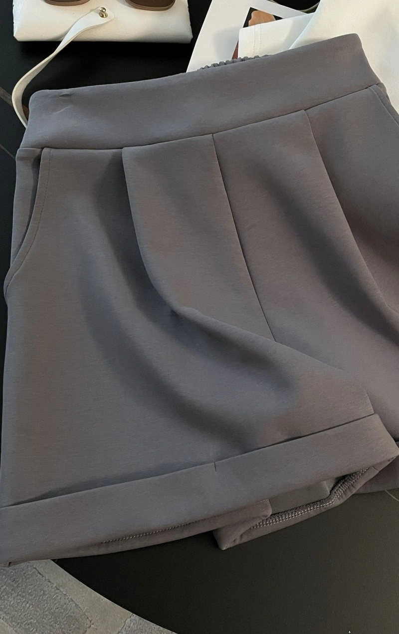Low-cost Unclassified Brand Short Suits