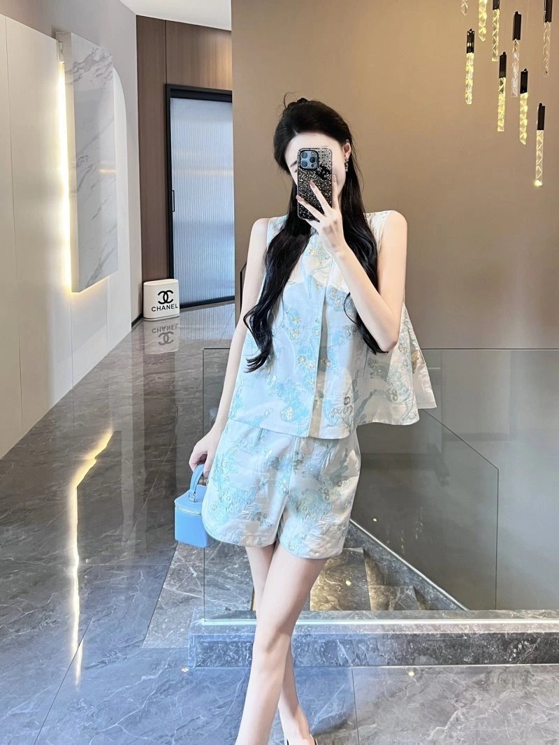 Affordable Unclassified Brand Short Suits