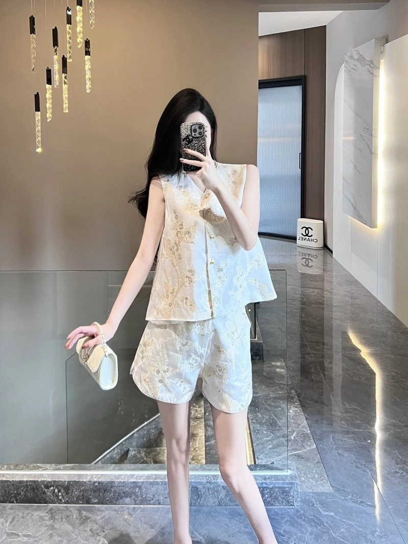 Affordable Unclassified Brand Short Suits