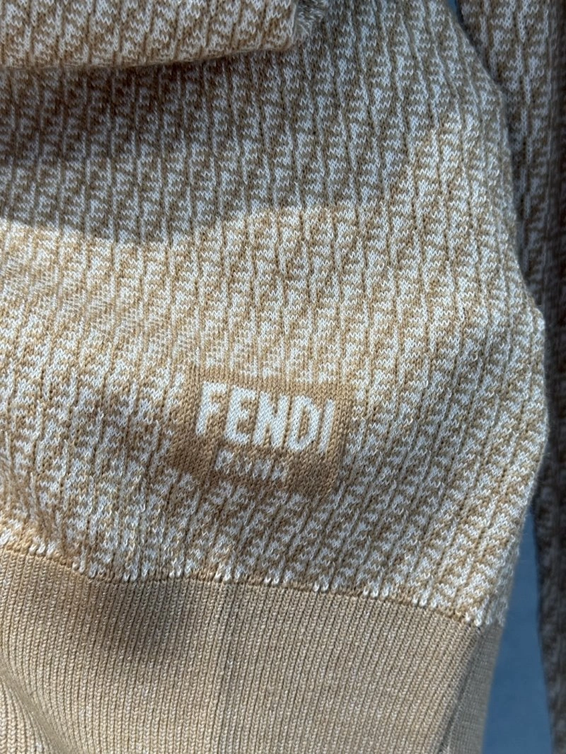 Discounted Unclassified Brand Sweaters