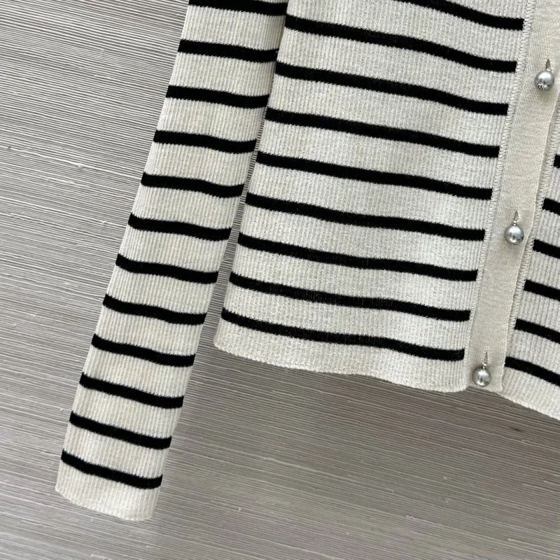 Brand-authenticated Unclassified Brand Sweaters