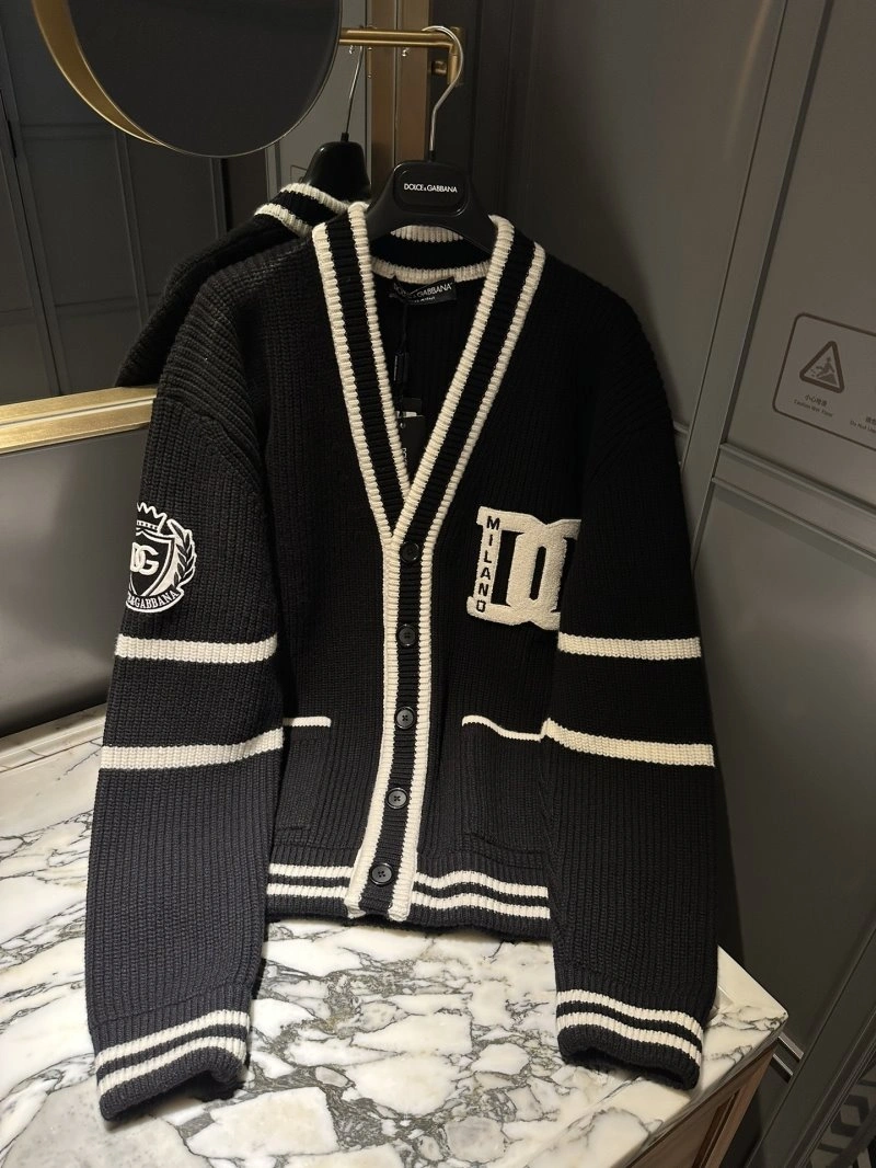 Discounted Unclassified Brand Sweaters