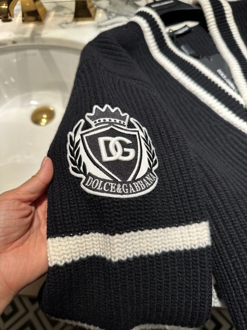 Discounted Unclassified Brand Sweaters