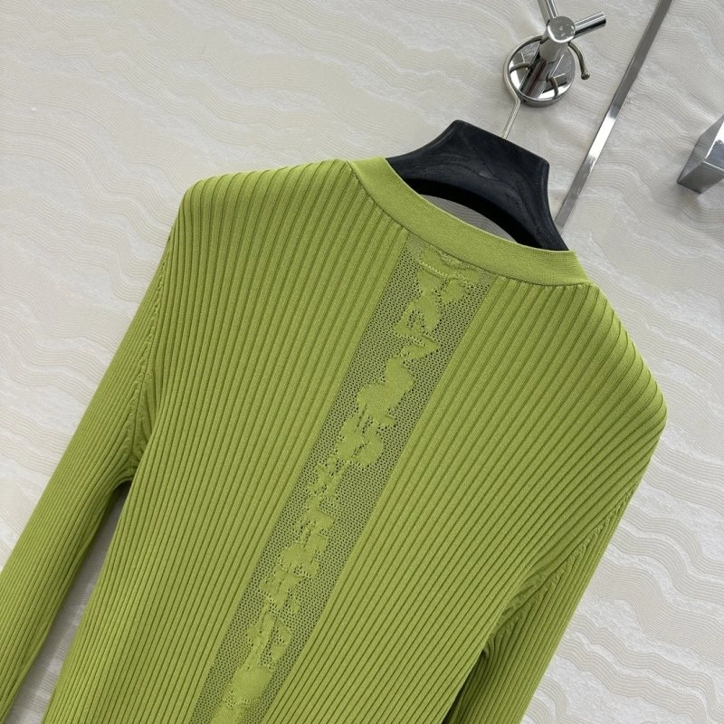 Accurate model Unclassified Brand Sweaters
