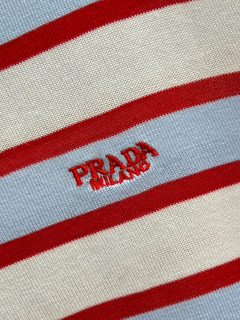 Brand-authenticated Unclassified Brand Sweaters