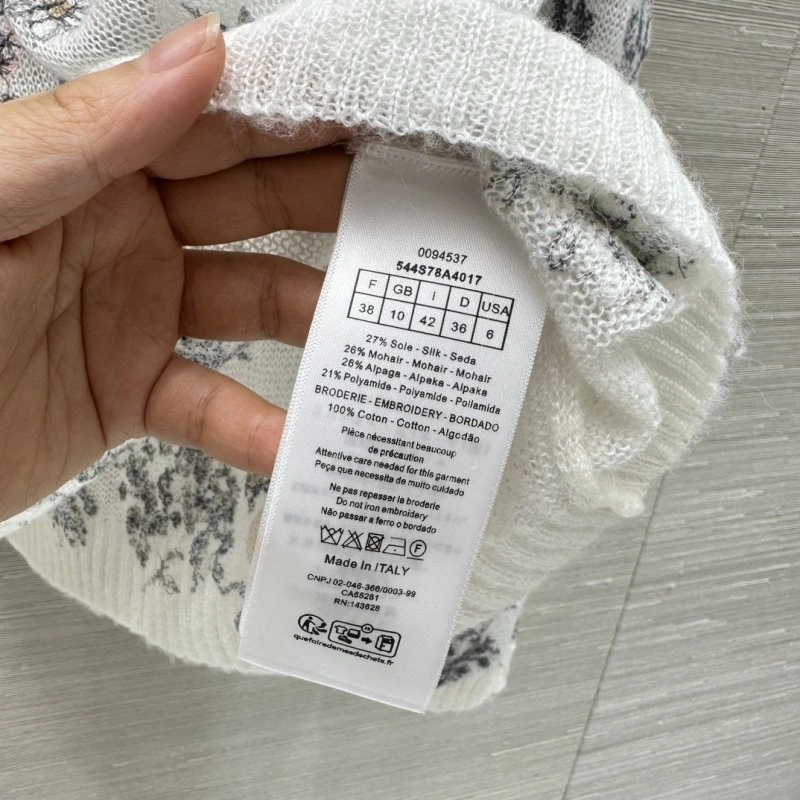 Discounted Unclassified Brand Sweaters