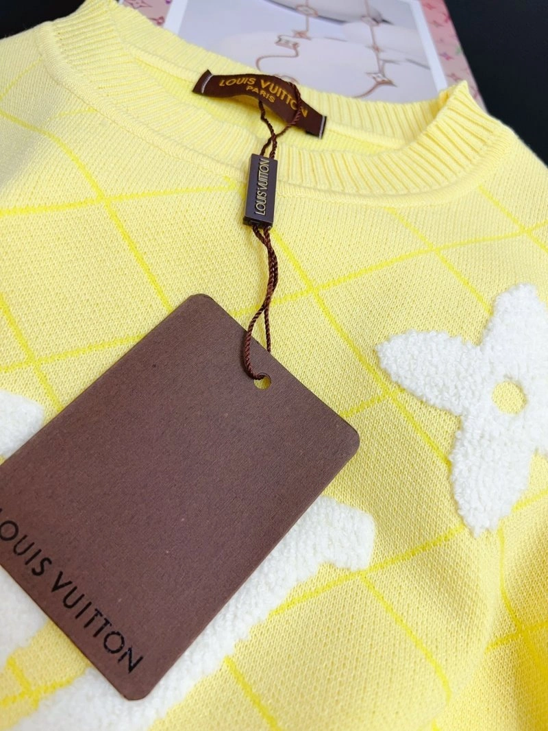 Bargain Unclassified Brand Sweaters