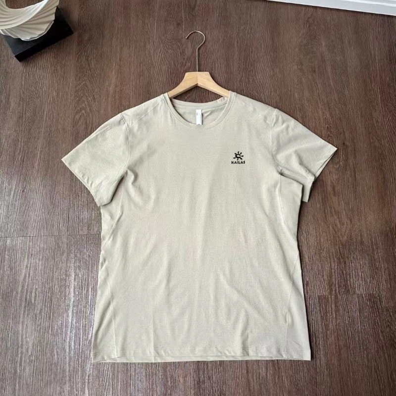 Genuine Unclassified Brand T-Shirts