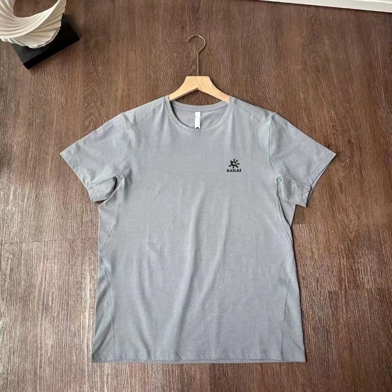 Genuine Unclassified Brand T-Shirts