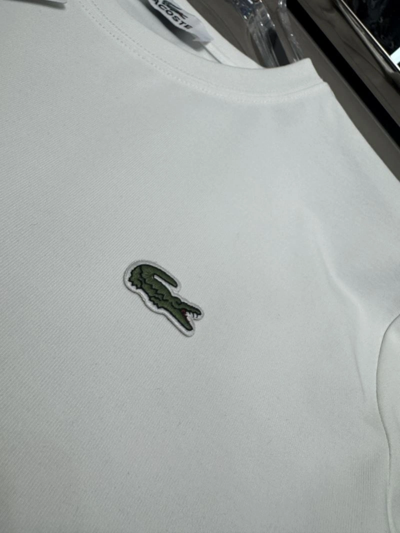 Accurate model Unclassified Brand T-Shirts