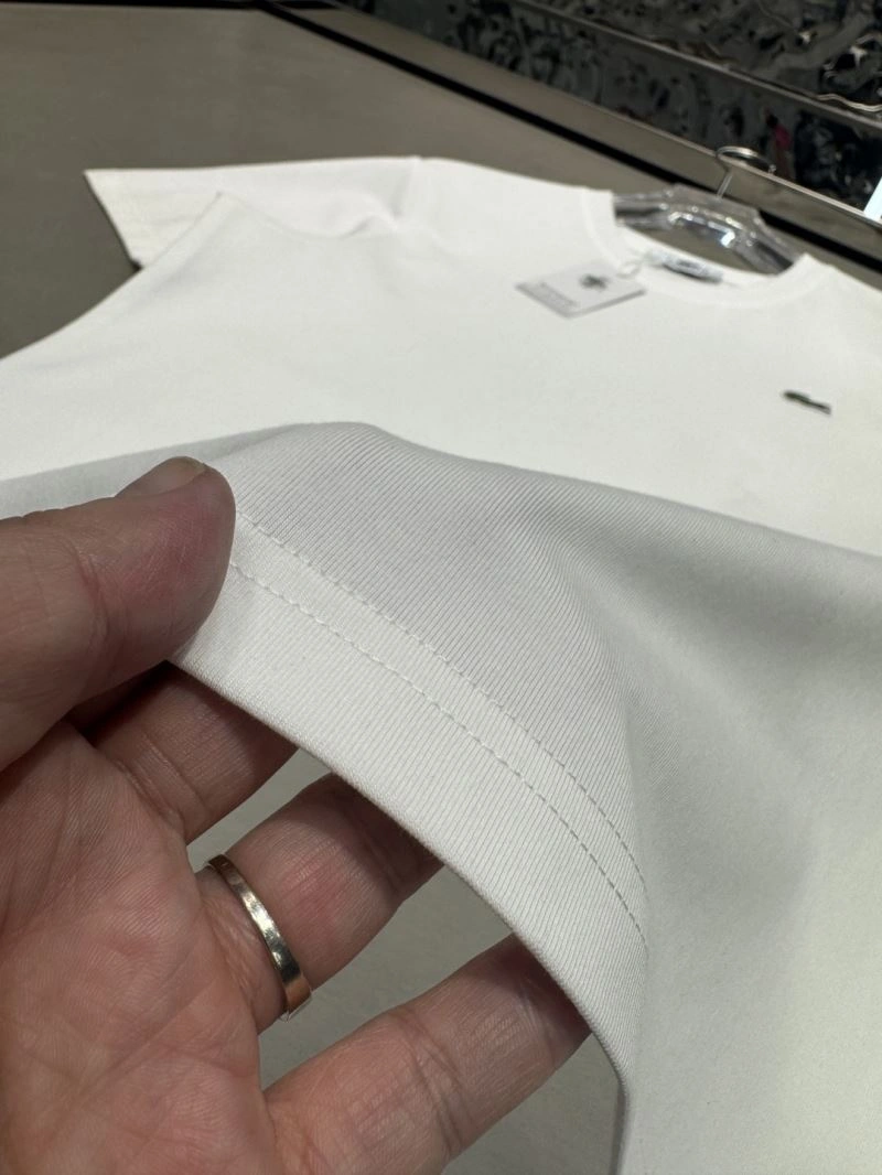 Accurate model Unclassified Brand T-Shirts