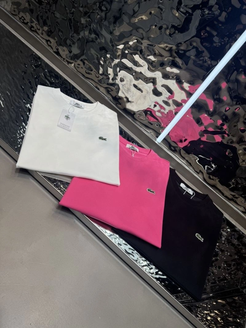 Accurate model Unclassified Brand T-Shirts