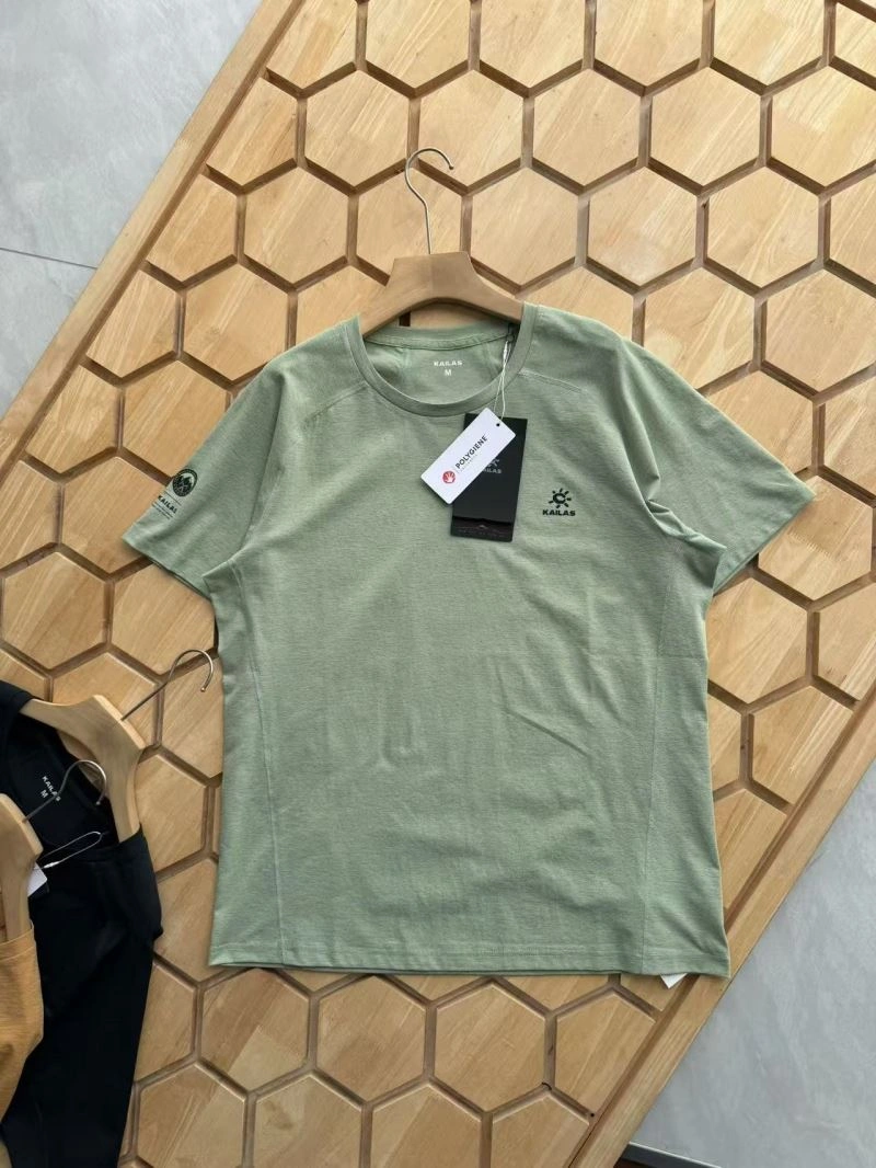 Cut-rate Unclassified Brand T-Shirts