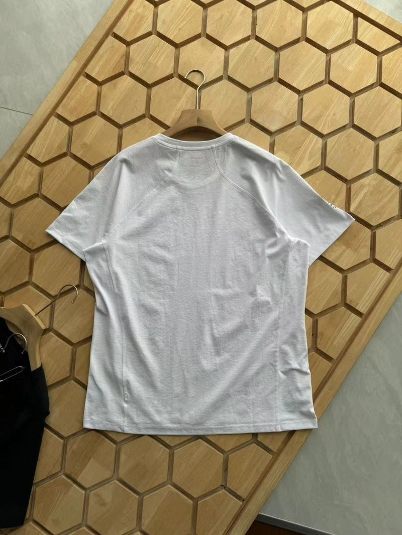 Cut-rate Unclassified Brand T-Shirts