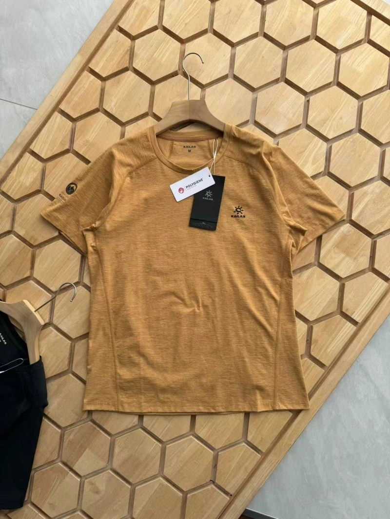 Cut-rate Unclassified Brand T-Shirts