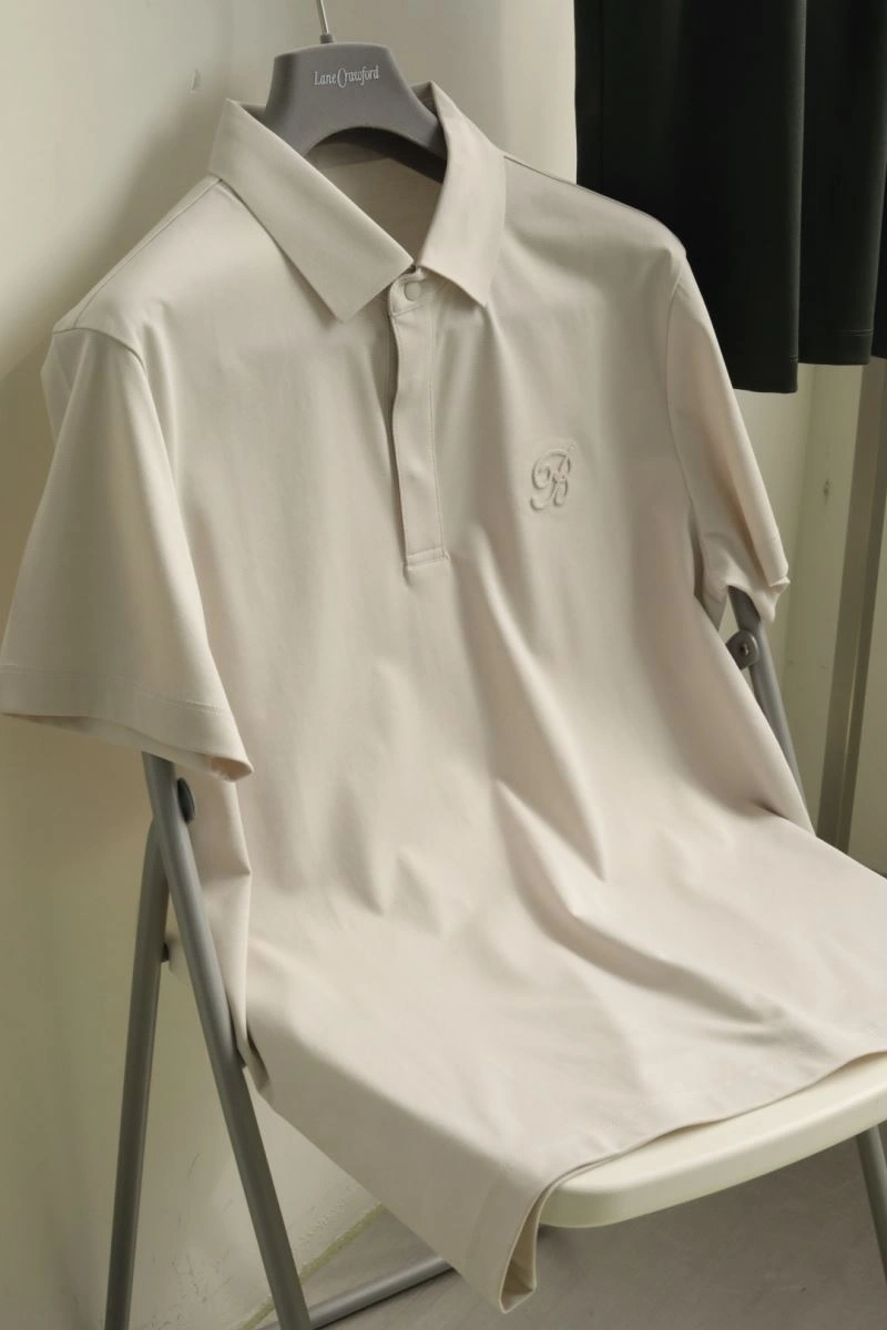 Indistinguishable Unclassified Brand T-Shirts