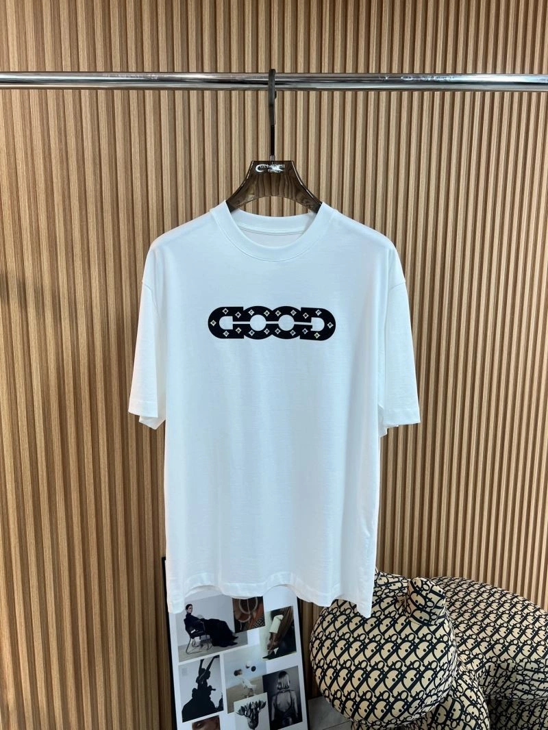 Accurate model Unclassified Brand T-Shirts