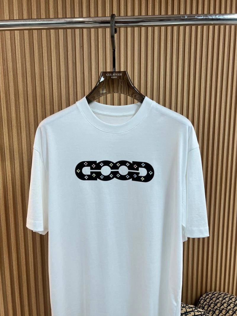 Accurate model Unclassified Brand T-Shirts