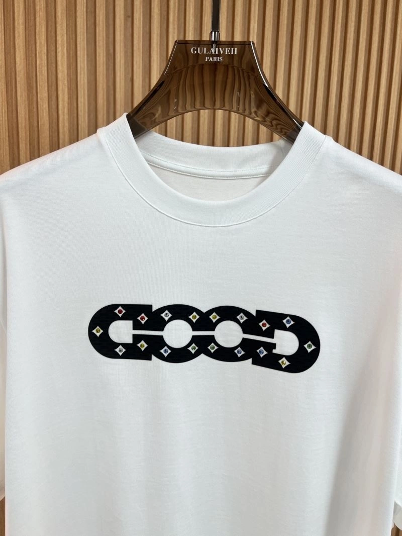 Accurate model Unclassified Brand T-Shirts