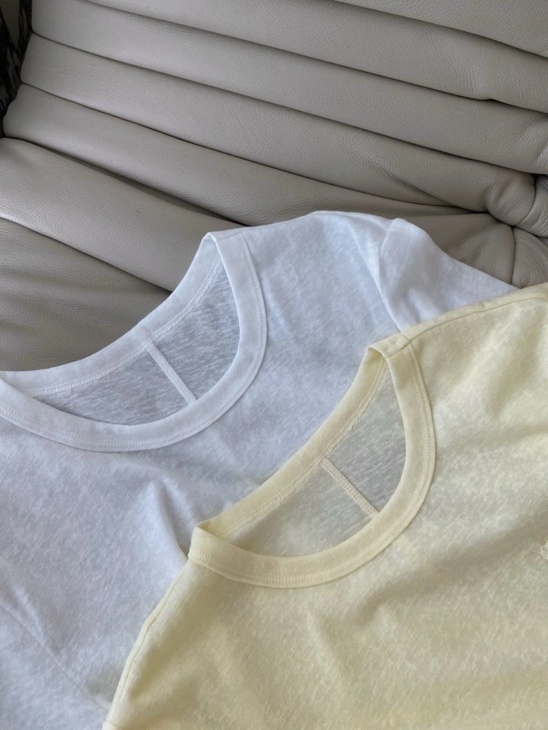 Accurate model Unclassified Brand T-Shirts