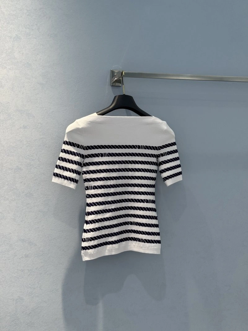 Affordable Unclassified Brand T-Shirts