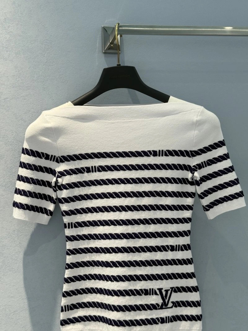 Affordable Unclassified Brand T-Shirts