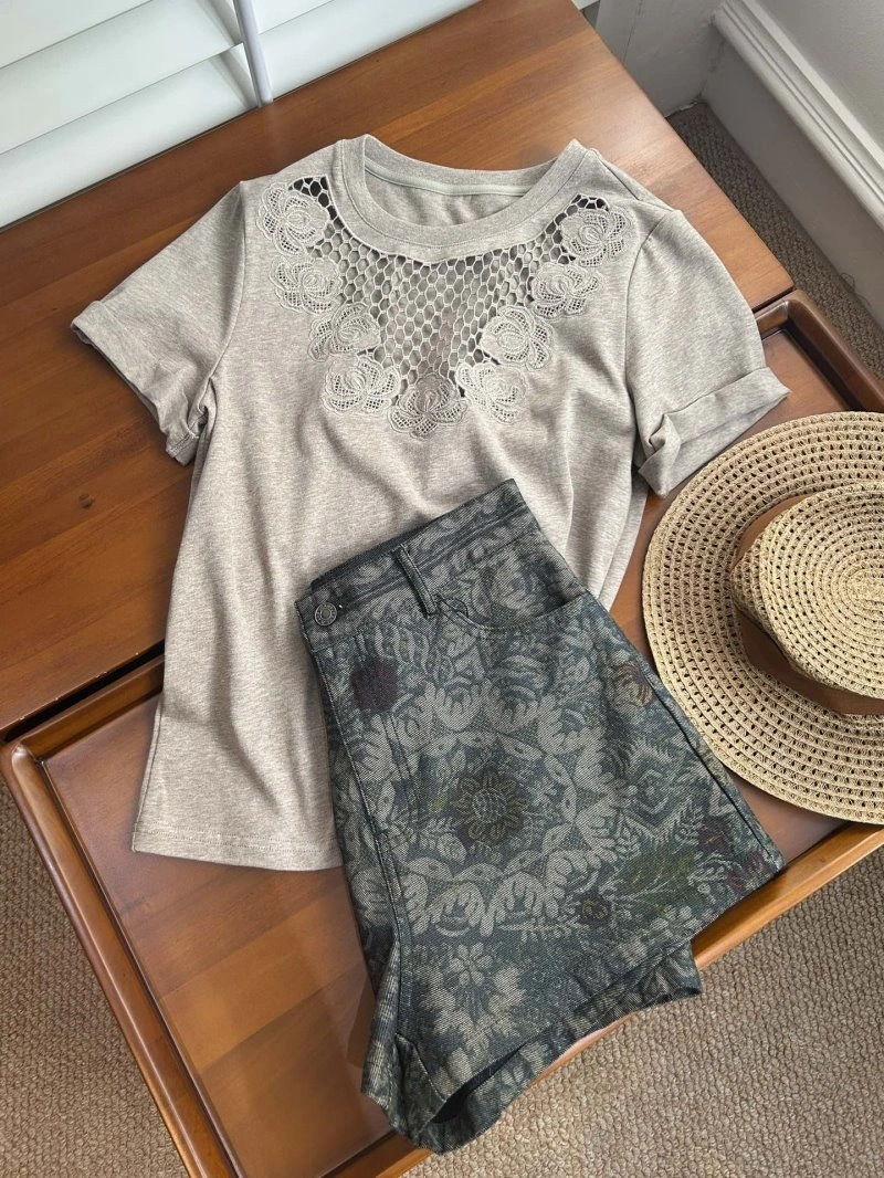 Inexpensive Unclassified Brand T-Shirts