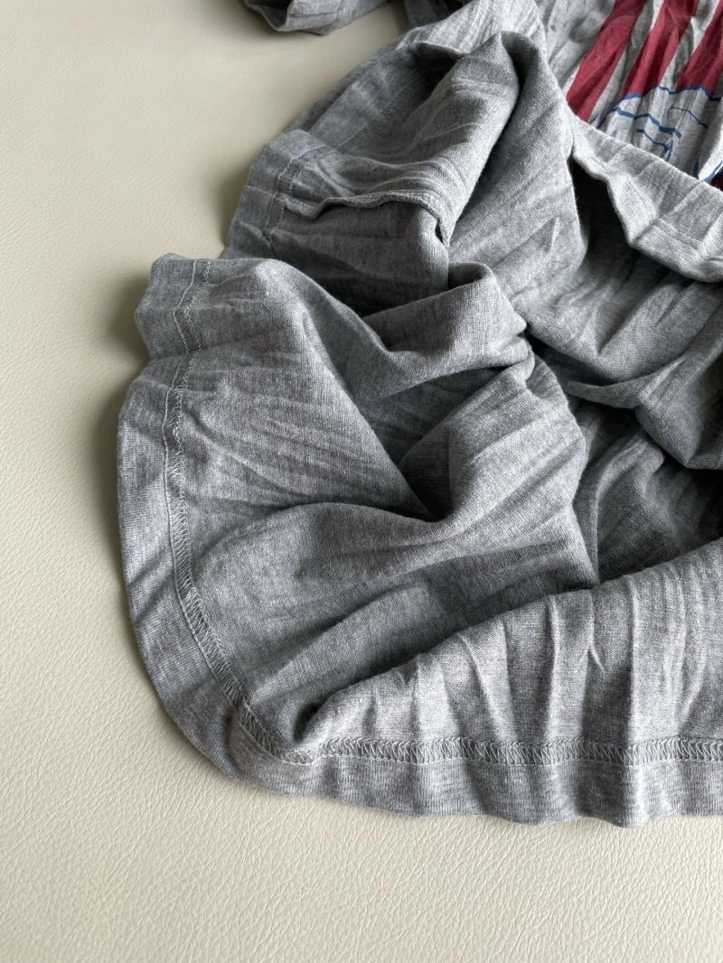 Indistinguishable Unclassified Brand T-Shirts