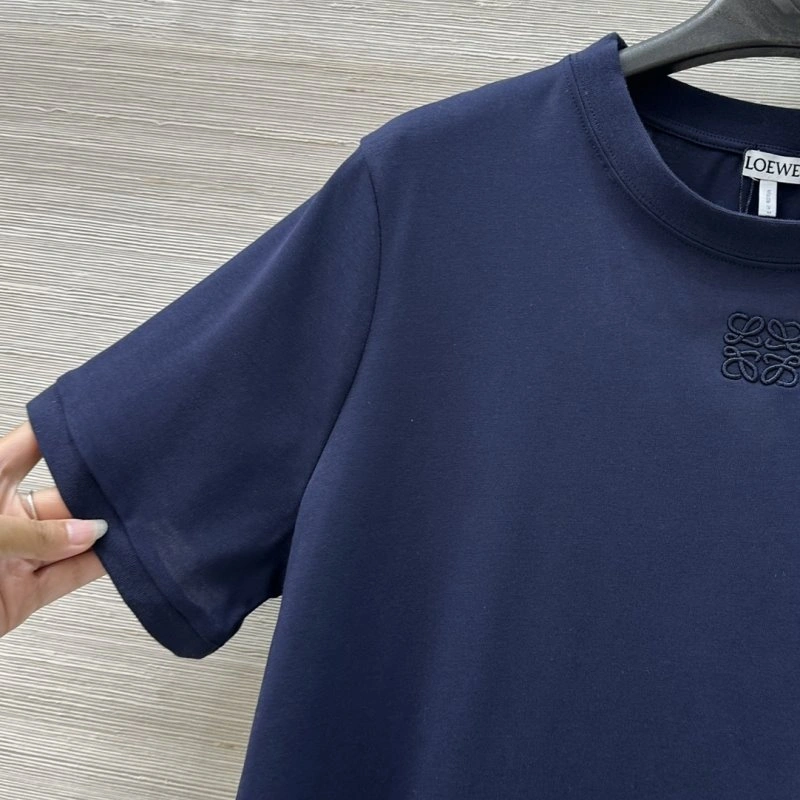 Indistinguishable Unclassified Brand T-Shirts