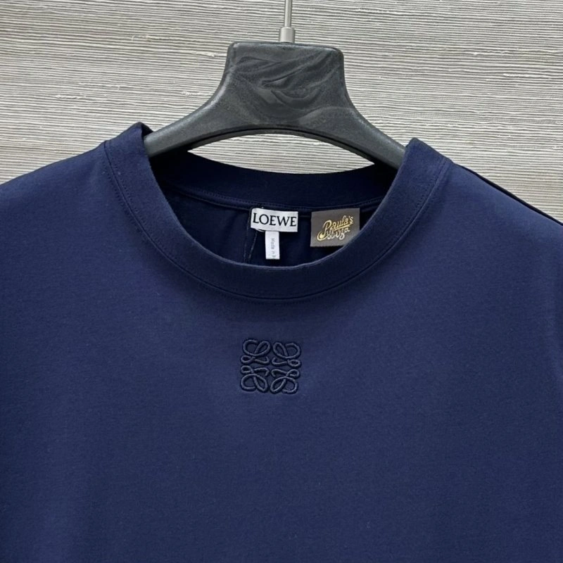Indistinguishable Unclassified Brand T-Shirts