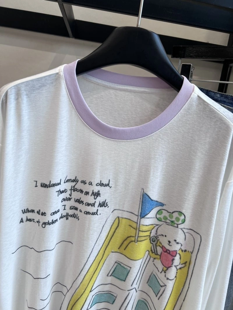 Accurate model Unclassified Brand T-Shirts