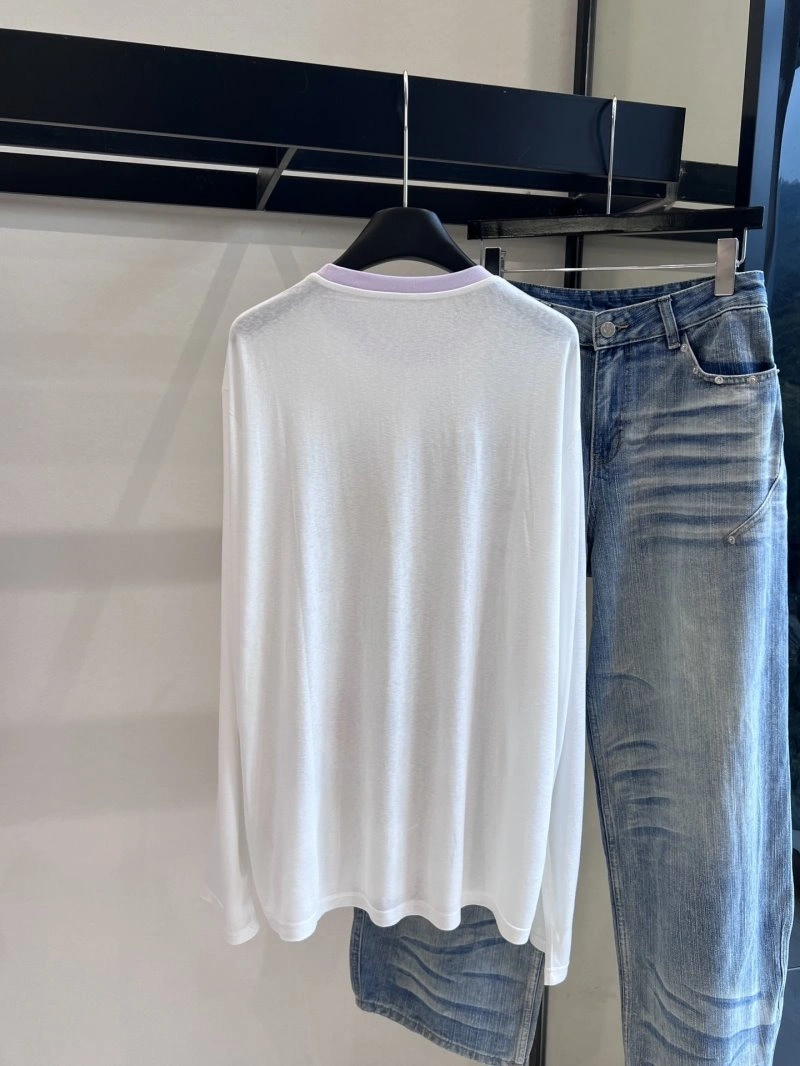 Accurate model Unclassified Brand T-Shirts