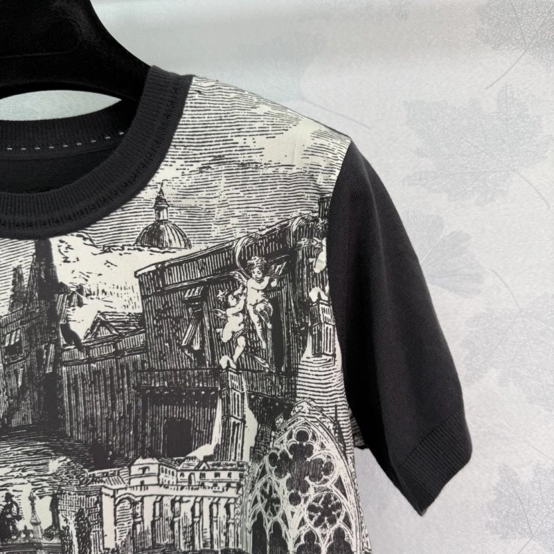 Inexpensive Unclassified Brand T-Shirts
