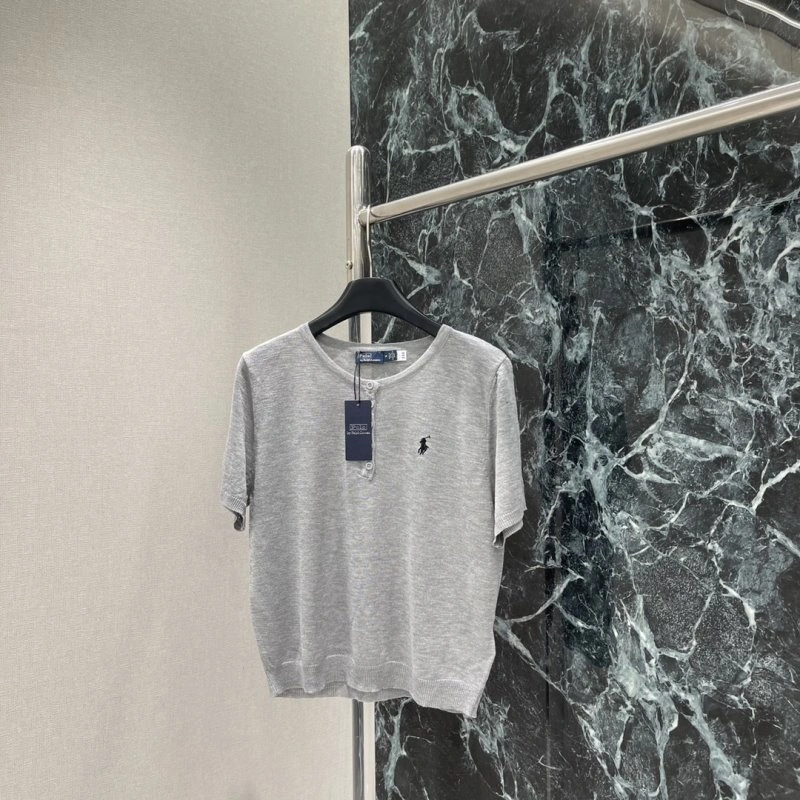 Accurate model Unclassified Brand T-Shirts