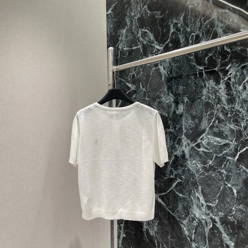 Accurate model Unclassified Brand T-Shirts