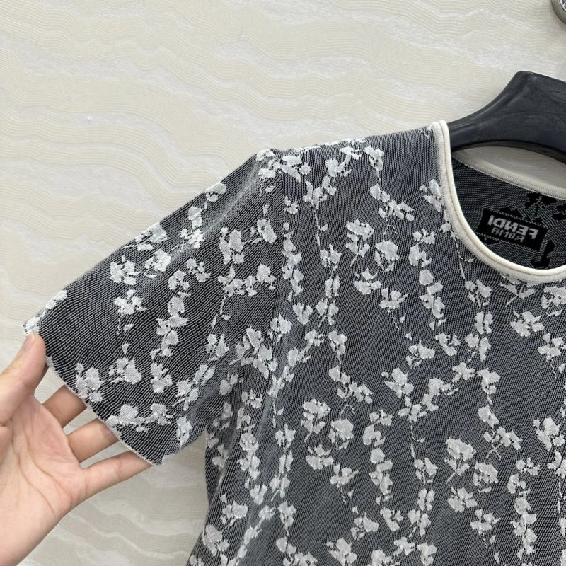Low-cost Unclassified Brand T-Shirts