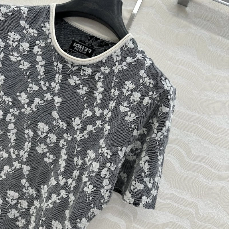 Low-cost Unclassified Brand T-Shirts